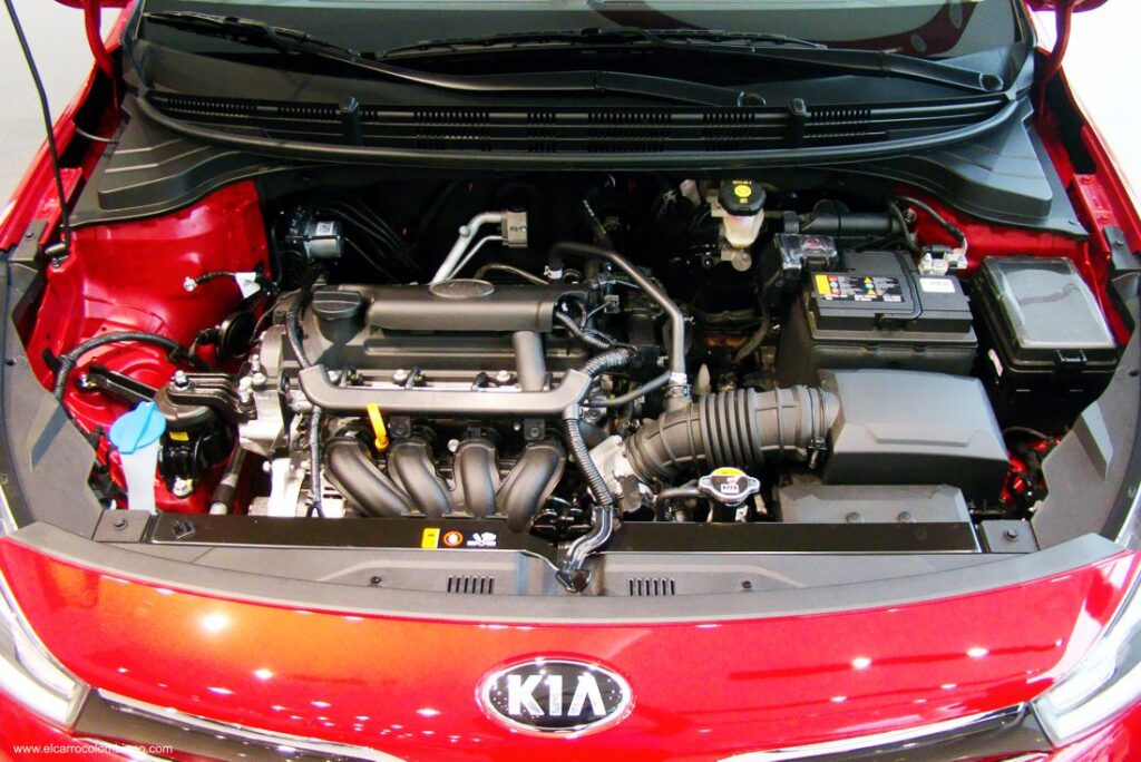 Qué motor tiene el Kia Rio R