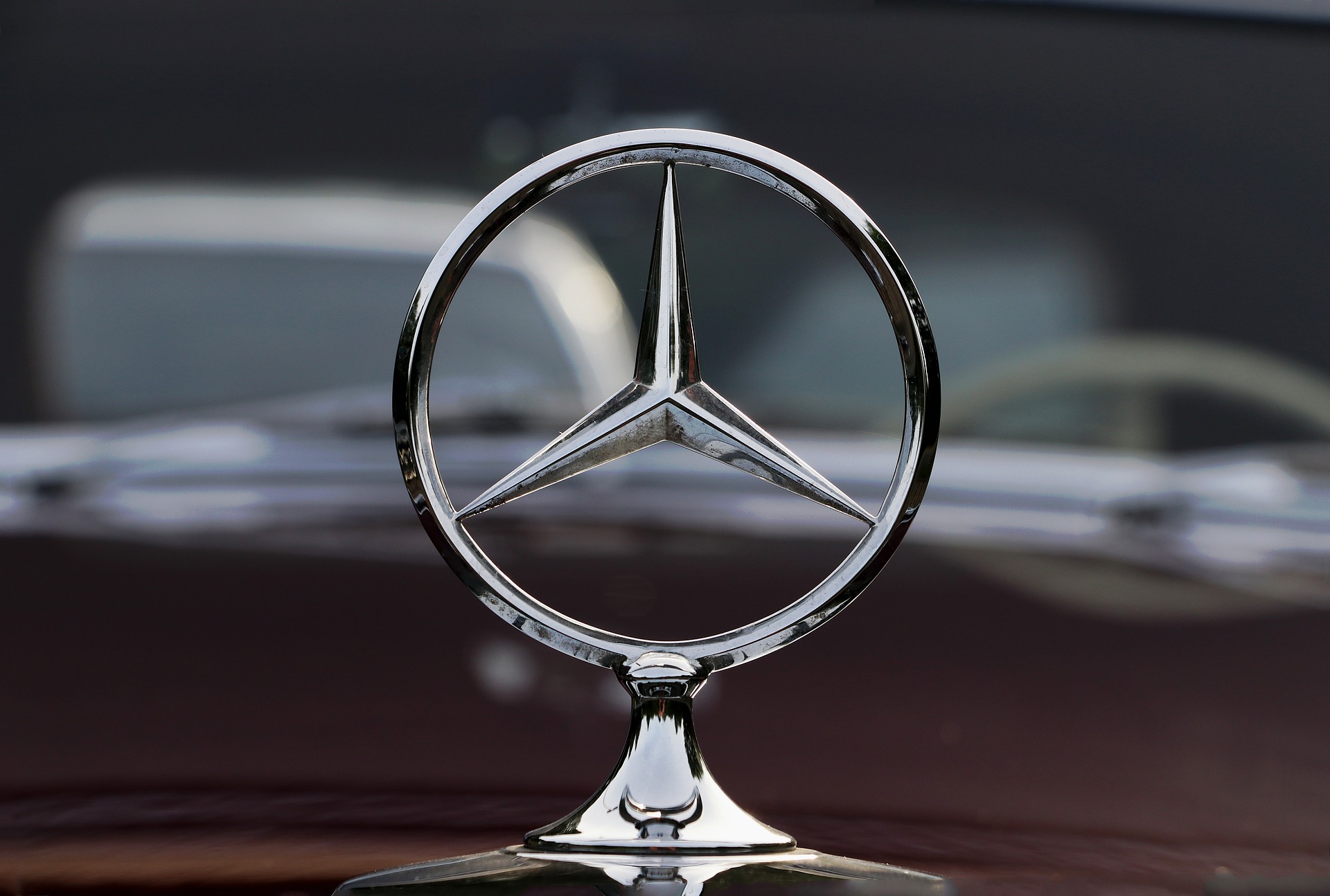 Cuál es el origen de la marca Mercedes Benz