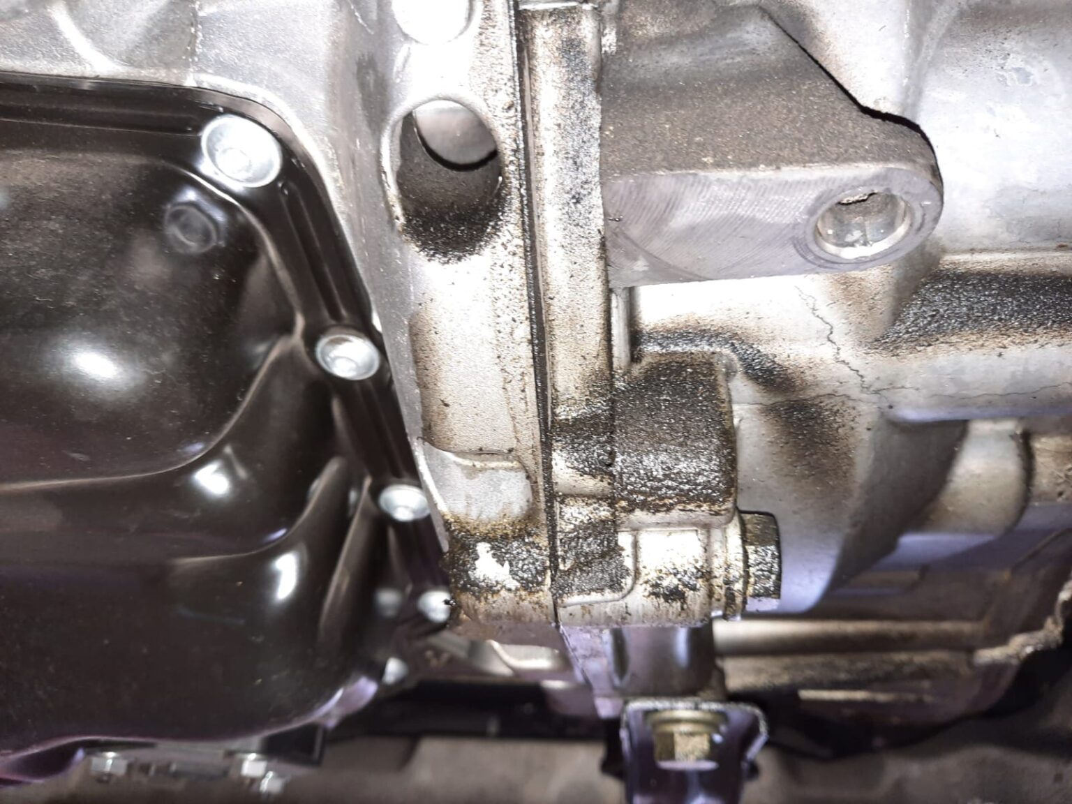 ¿Tienes una pérdida de aceite en el reten del cigüeñal? ¡Descubre cómo ...